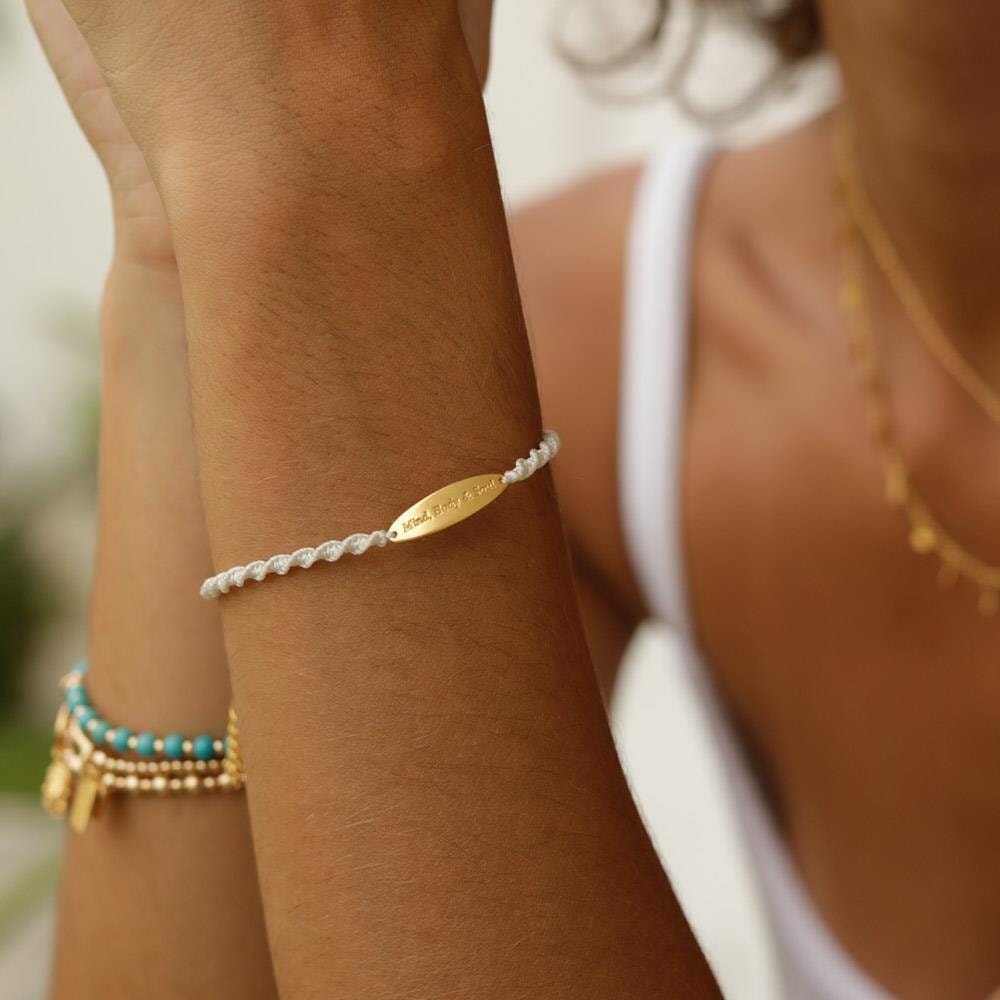 Mind, Body & Soul Gold Friendship Bracelet, light grey – Annie Haak