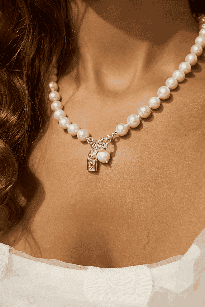 Toggle Pearl Edit for the Party Season